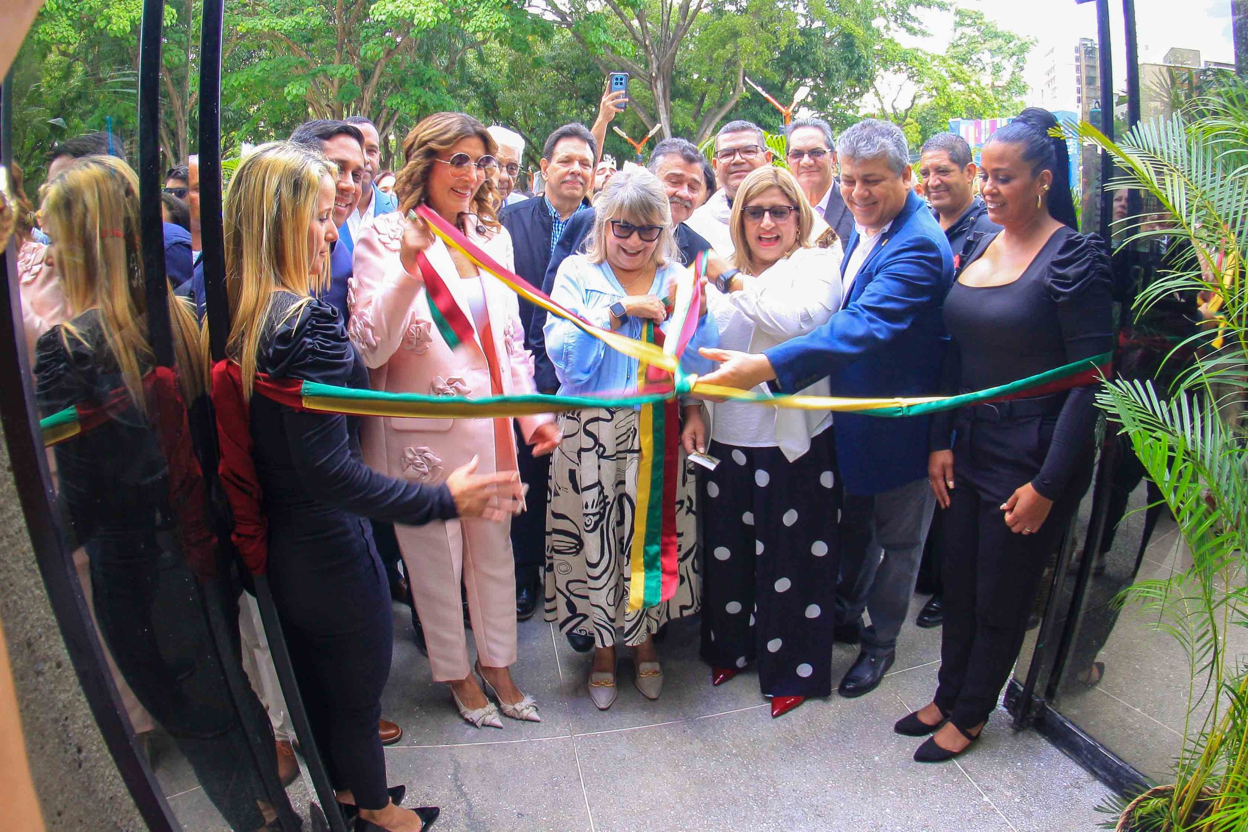 Inaugurada con éxito vigésima segunda edición de la FILUc en Carabobo ...
