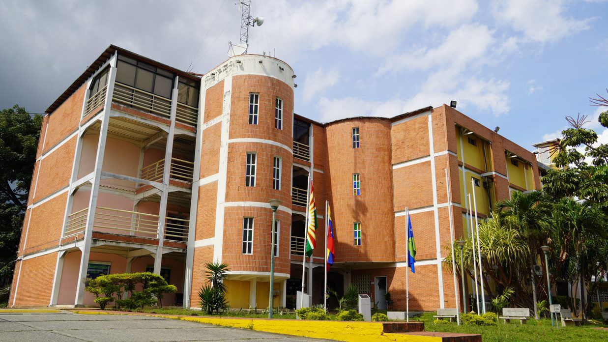 Universidad Yacambú fortalece su oferta académica y celebra sus 35 años ...