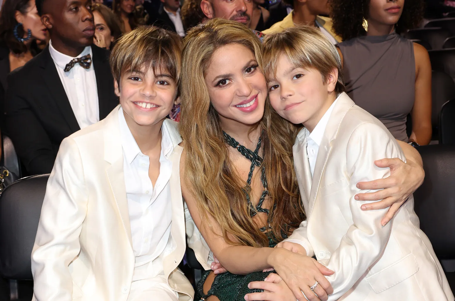 Debut musical de Milan y Sasha: Los hijos de Shakira lanzaron su canción ‘The One’ - FMUC 104,5 ...